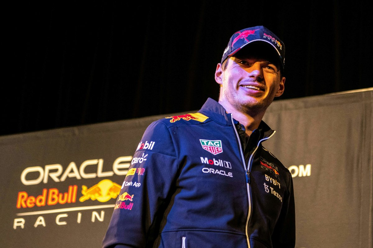 Red Bull predstavil posodobljeno livrejo pred VN Japonske - Športne ...